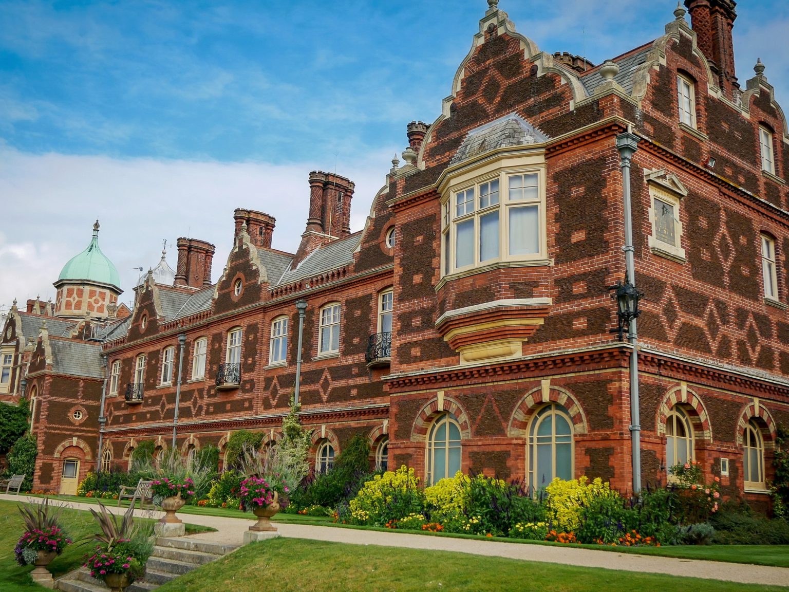 Royal Coach Breaks from the North West - Alfa Holidays